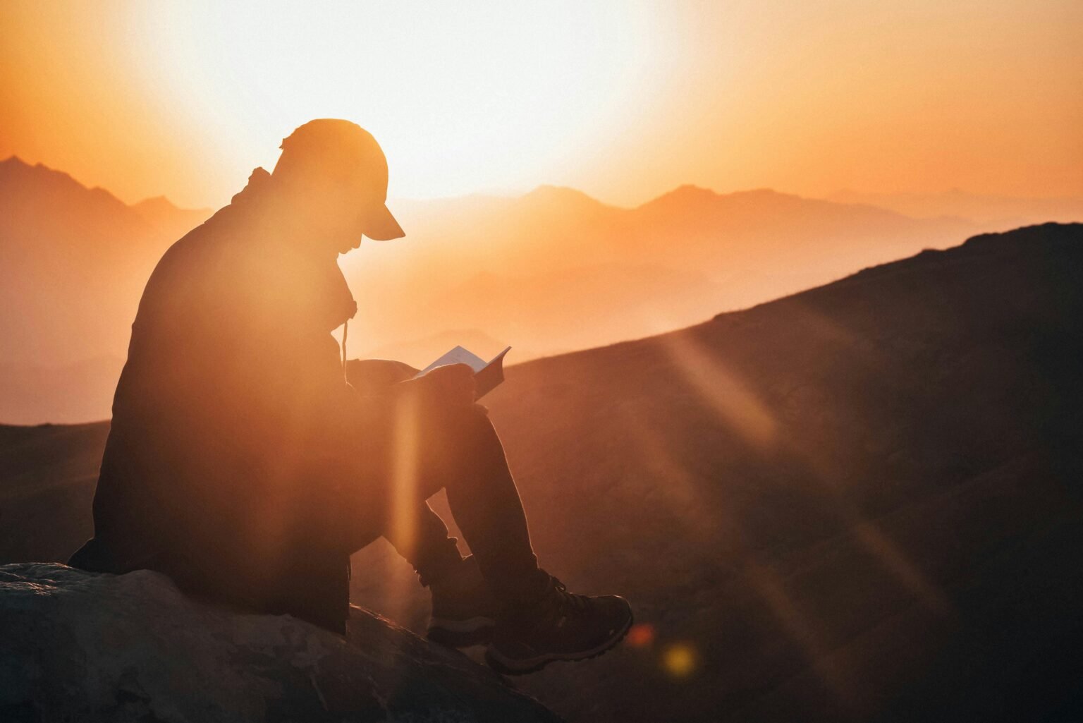 How to Read a Trail Map and Navigate Without Getting Lost - HBD